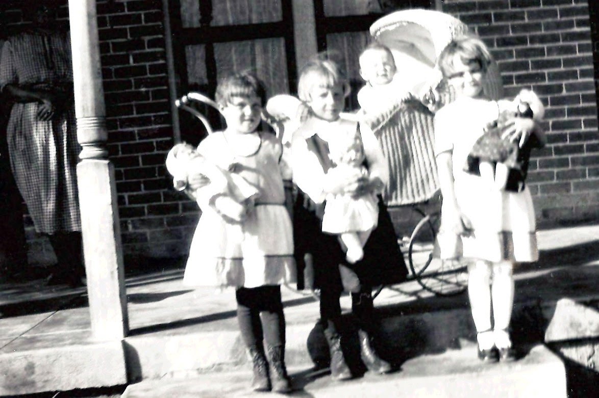 The Little House on the Corner: 2014-04-20