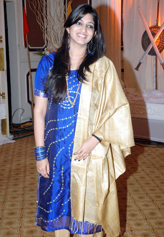 South Indian Girls: Vijay TV Anchor Divya Latest Cute Stills, Divya ...