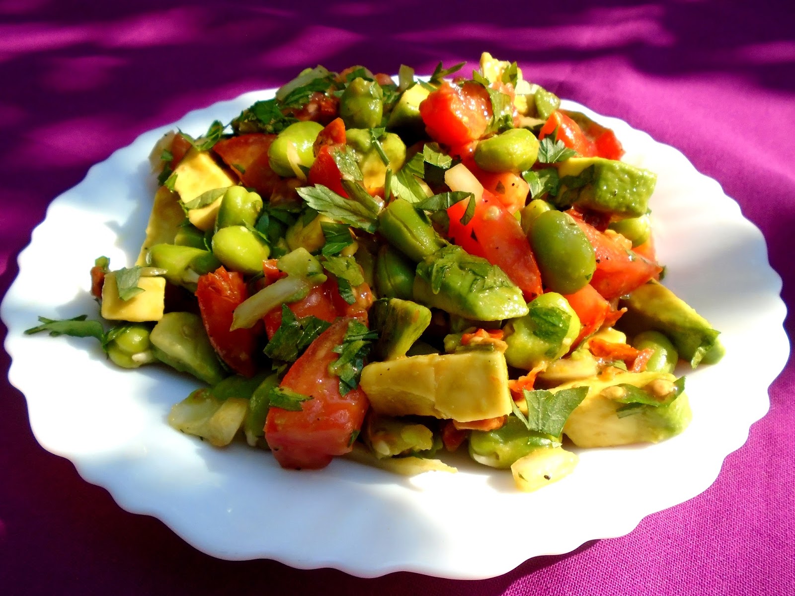 VeganArt: Salata od boba i avokada / Broad beans and avocado salad