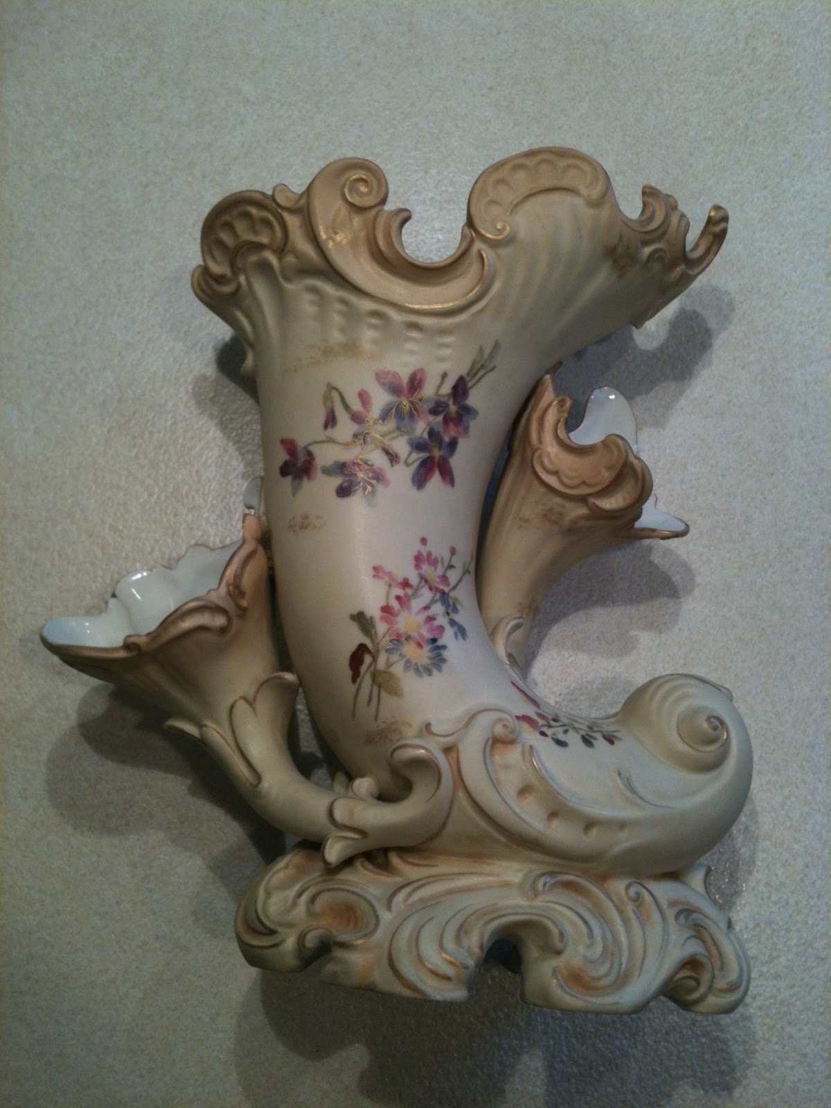 Genealogy Frame of Mind: Treasure Chest Thursday - Nana's Triple Vase