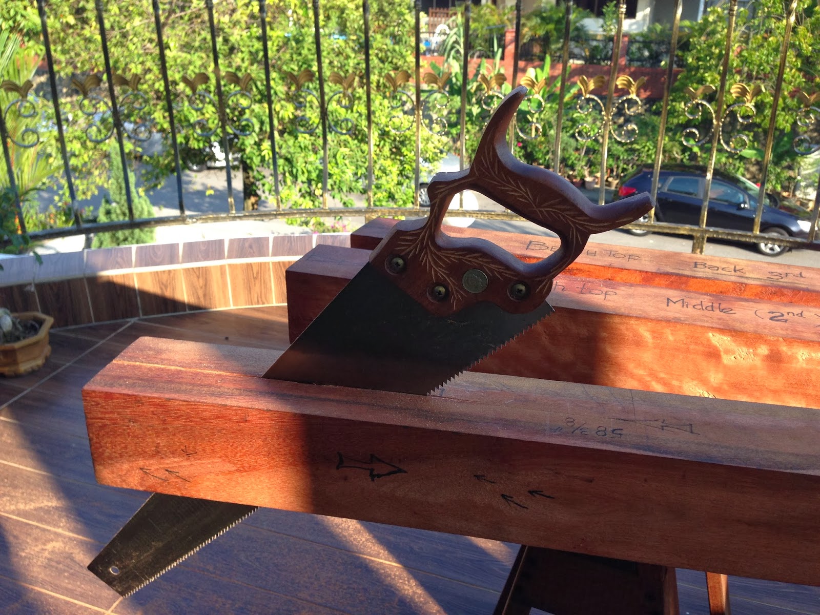 Making a Woodworking Bench - Making the bench top.