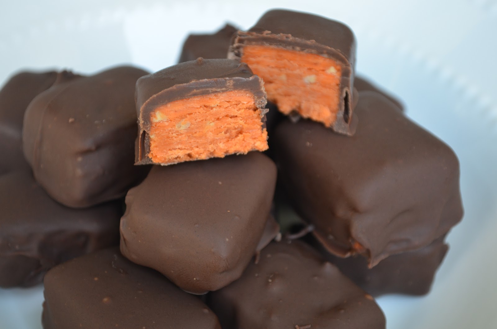 Domestic Diva On A Dime: Homemade Butterfinger Candy