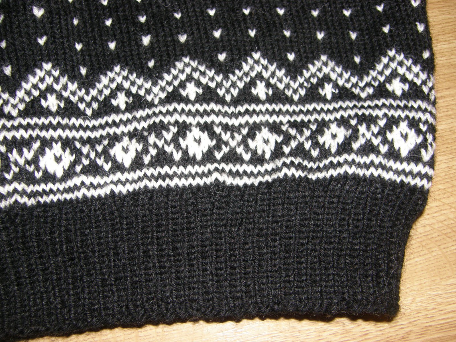 Strikkepus hobbyside: Telemarksgenser