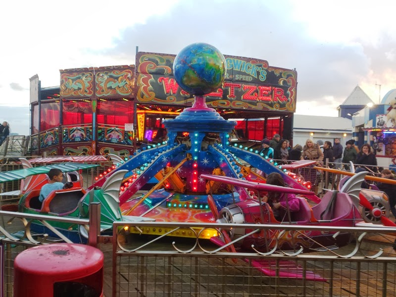 North East and Yorkshire Fun Fair Pics: Blackpool - Central Pier, 3rd ...