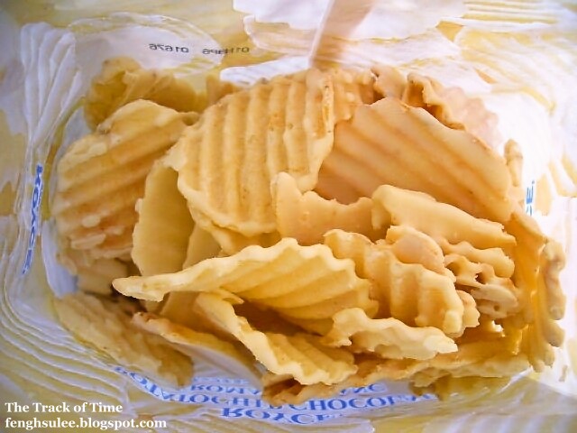 Royce Potatochip Chocolate Fromage Blanc | The Track of Time