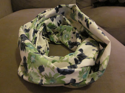 The Crafty Novice: DIY Sew: 15 minute Infinity Scarf
