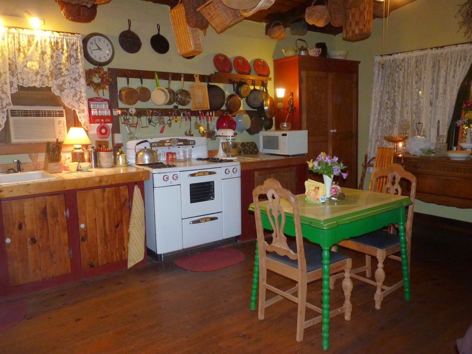 Granny Sue's News and Reviews: Why I Love My Kitchen