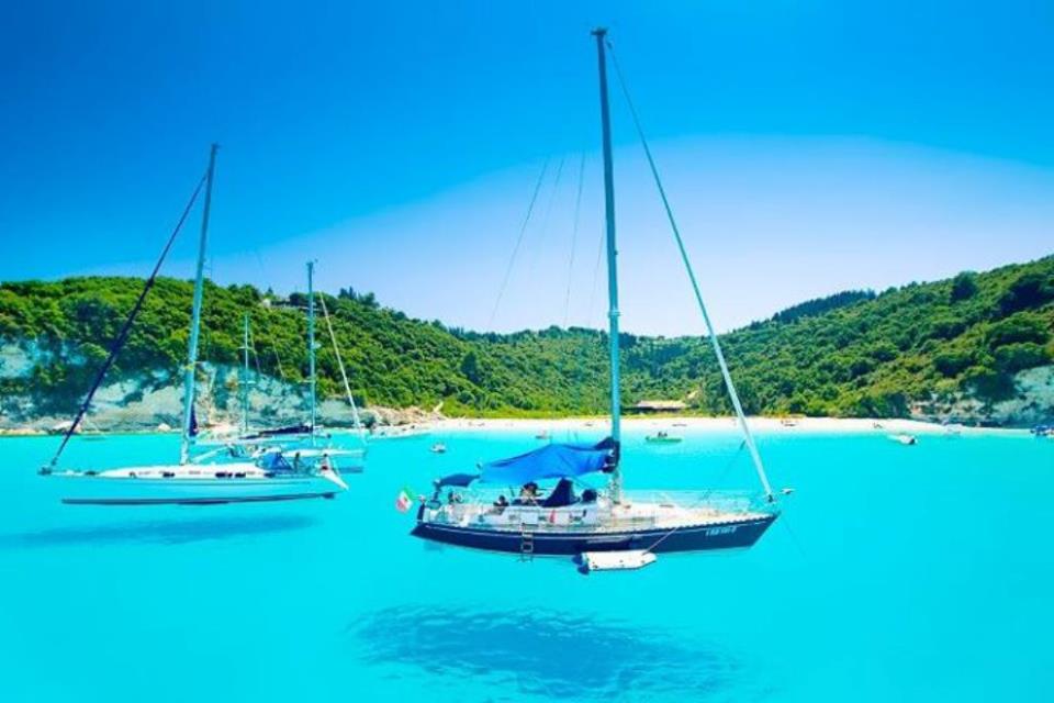 Grčka ostrva Paksos i Antipaksos - nestvarno plavetnilo mora i neba ...