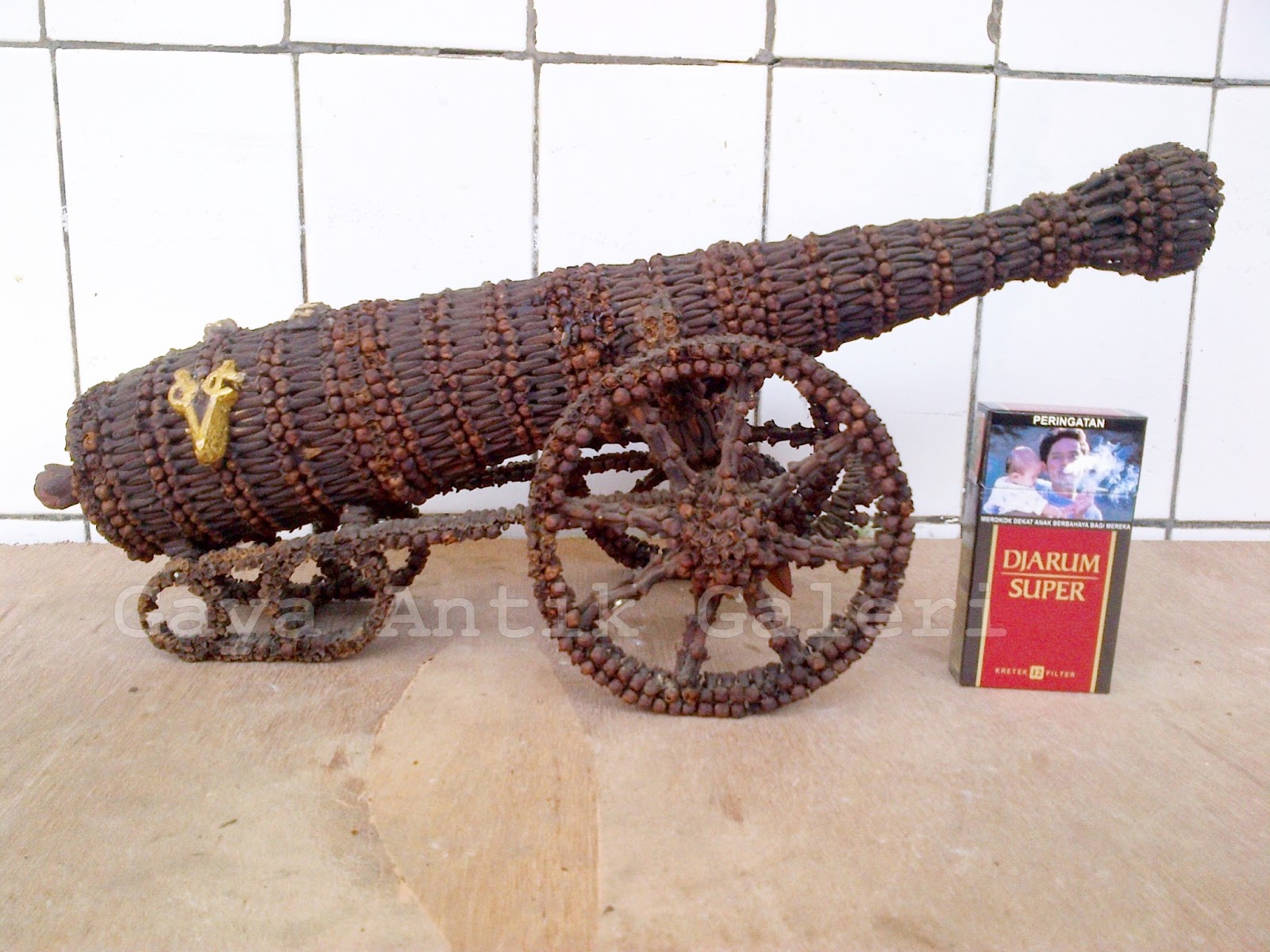 Gaya Antik Galeri : Miniatur Unik Meriam Kuno VOC Bahan Cengkeh
