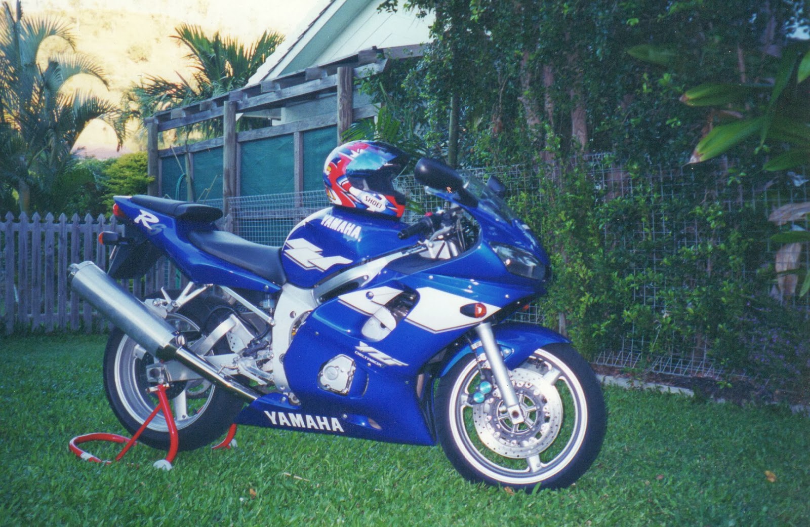six3seven: 2005 Yamaha R6 - The bastard son of the 2004 and 2006 ...