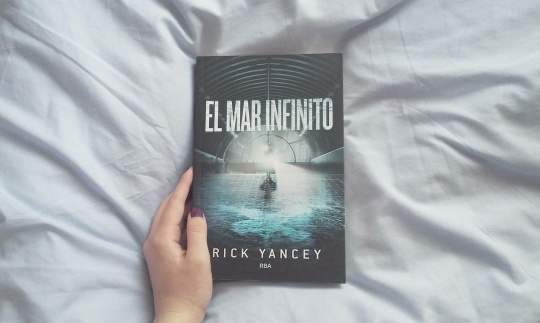 Reseña: El Mar Infinito de Rick Yancey.
