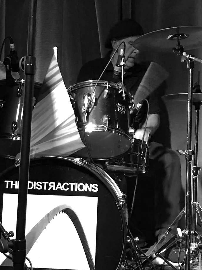 New Distractions: Gullivers review