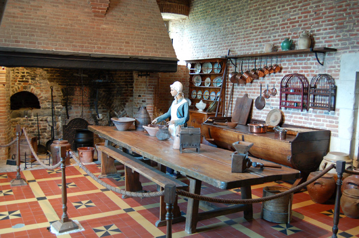 St. Thomas guild - medieval woodworking, furniture and other crafts ...