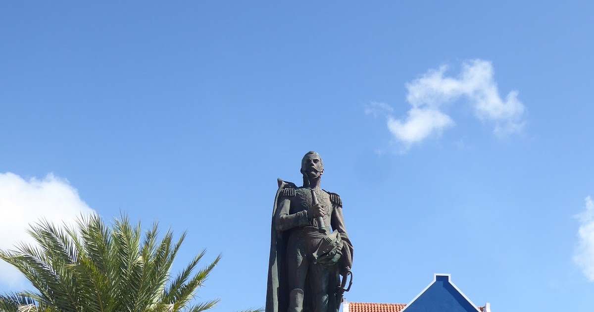 Photo-ops: Statue of Historic Figure: Admiral Luis Brión - Willemstad ...