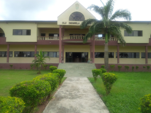 OLASHORE INTERNATIONAL SCHOOL LIBRARY