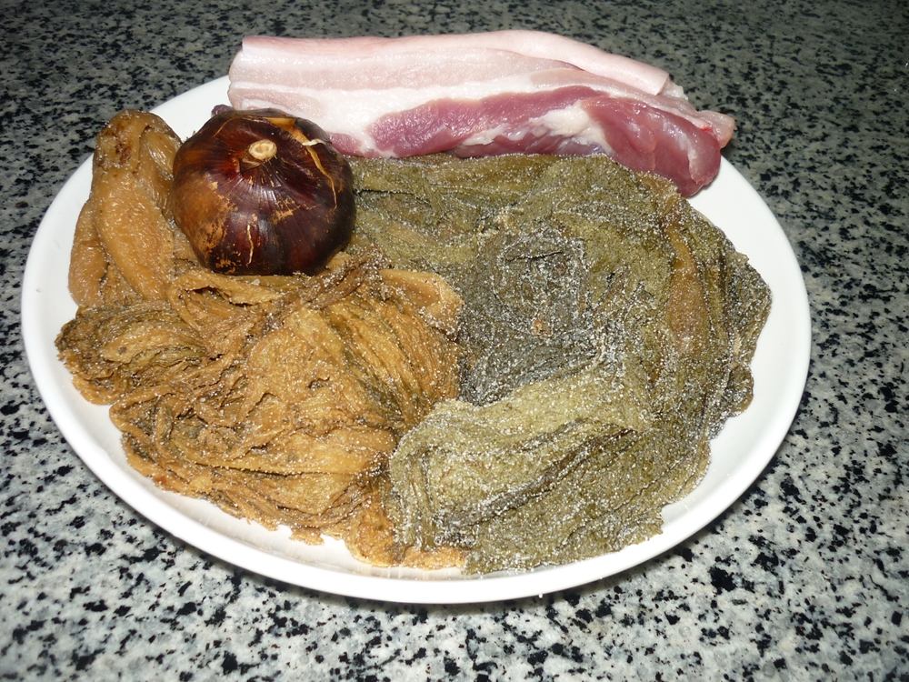 aunty celia's family meals: Mui choi kau yuk (梅菜扣肉)