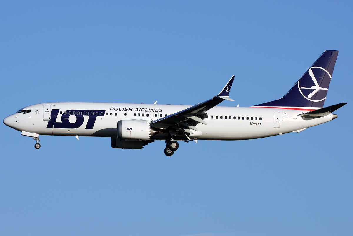 WORLD AIRCRAFT IMAGES by Terry Wade: SP-LVA B38M LOT EGLL (London ...