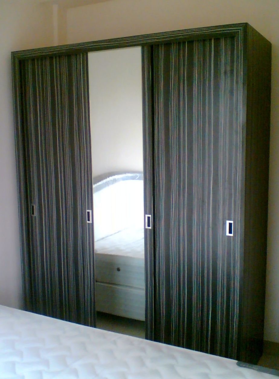 Adiluhung Furniture: Almari 3 Pintu Sliding