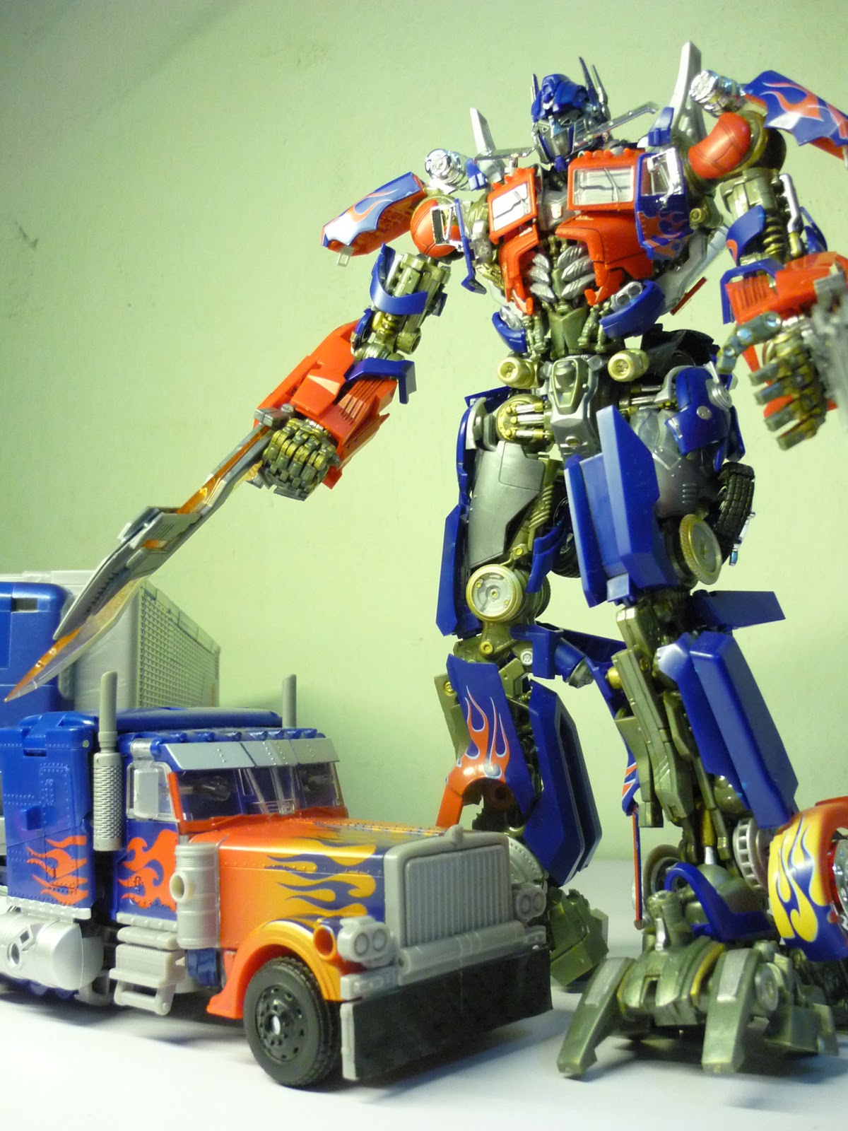 FIGURE & COLLECTION: TRANSFORMERS DOTM OPTIMUS PRIME