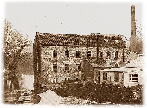 STIRRING THE BONES: The Cloth Dynasty That Went Nowhere