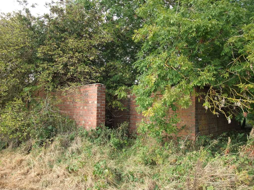 WW1 and WW2 Defences - Suffolk and beyond: Carnaby Airfield - East ...
