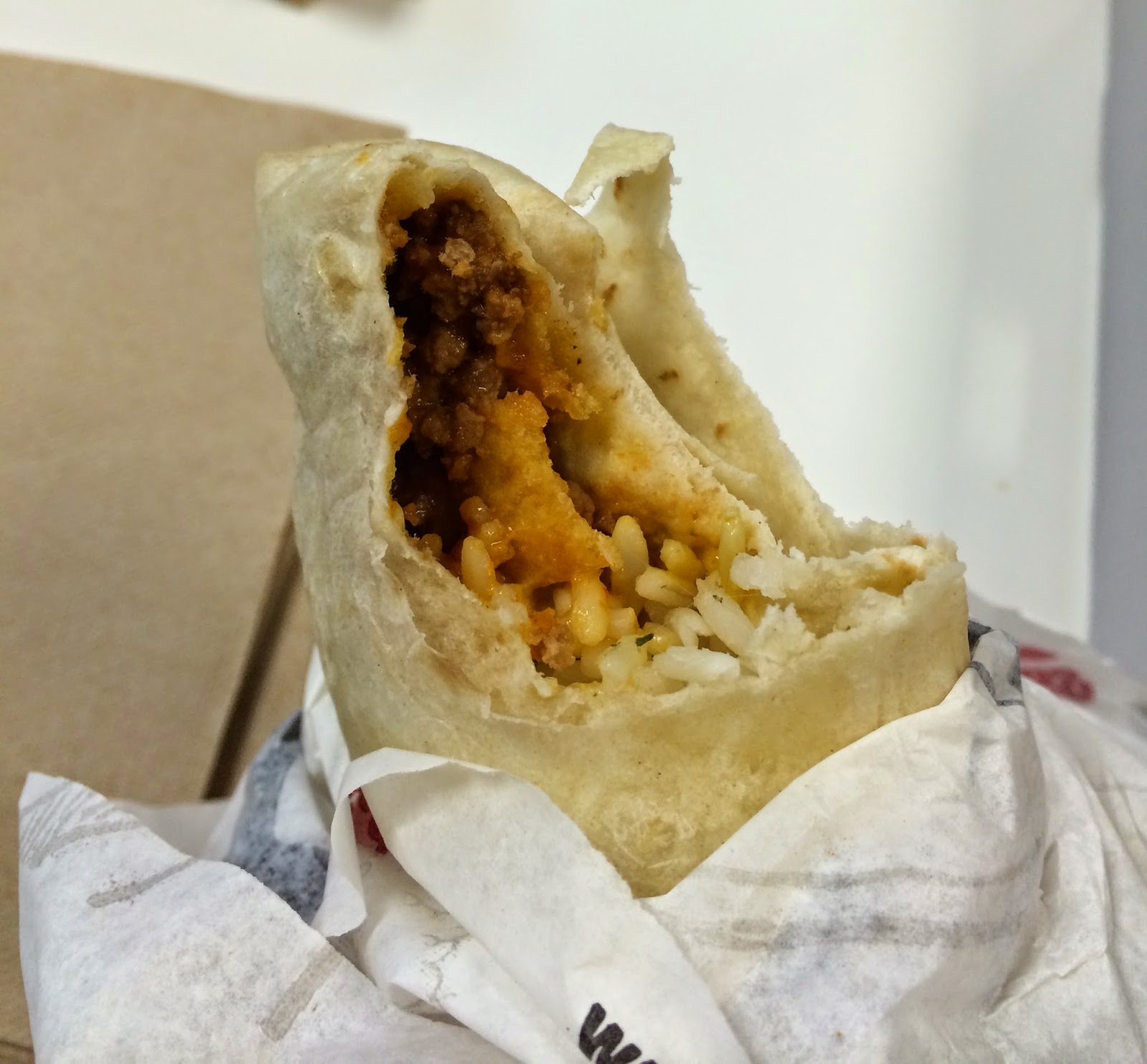 Beefy Fritos Burrito From Taco Bell / タコベルのビーフィー フリートス ブリトー ~ I'm Made ...