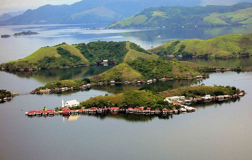 AMAZING INDONESIA: SENTANI LAKE PAPUA