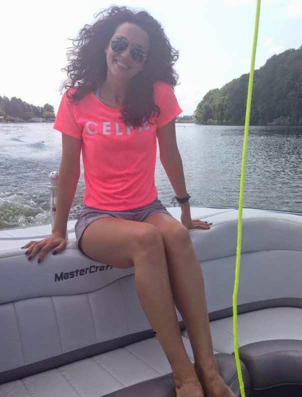 Biografie Diana Stirbu antrenoarea de Kangoo Jumps care adora sa mearga ...