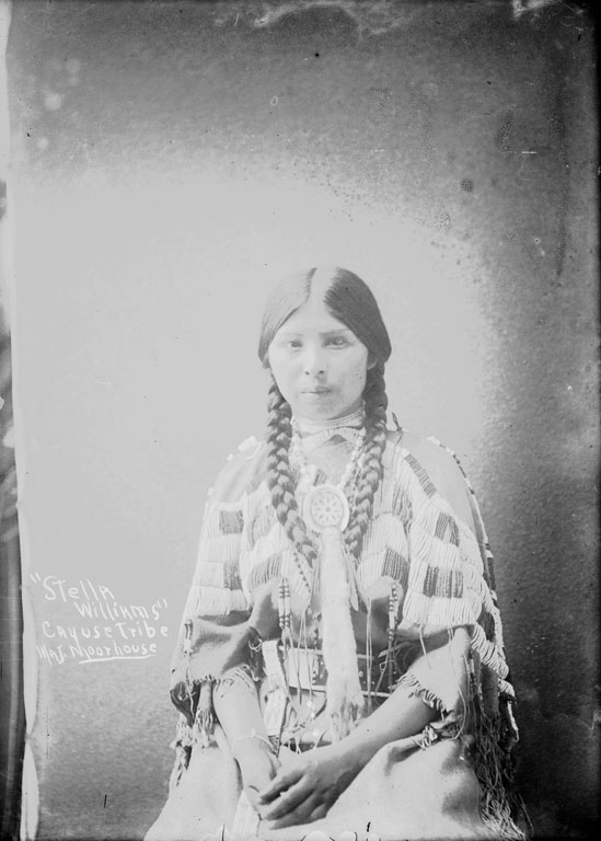 White Wolf : Stunning Portraits of Cayuse People From The Early 1900s
