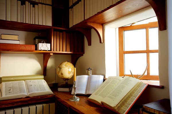 Content in a Cottage: Extraordinary Small Home | Innermost House