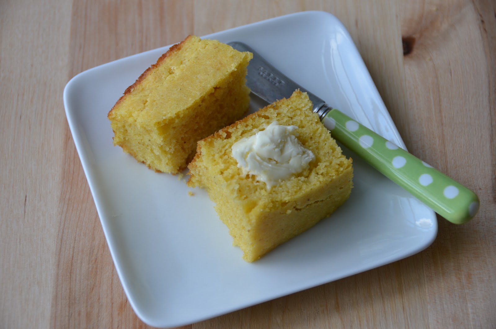 Playing with Flour: Simple cornbread