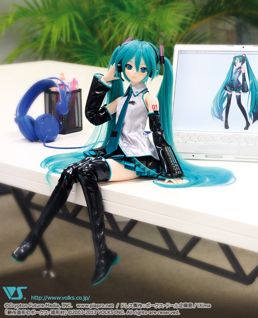 Hatsune Miku doll robot
