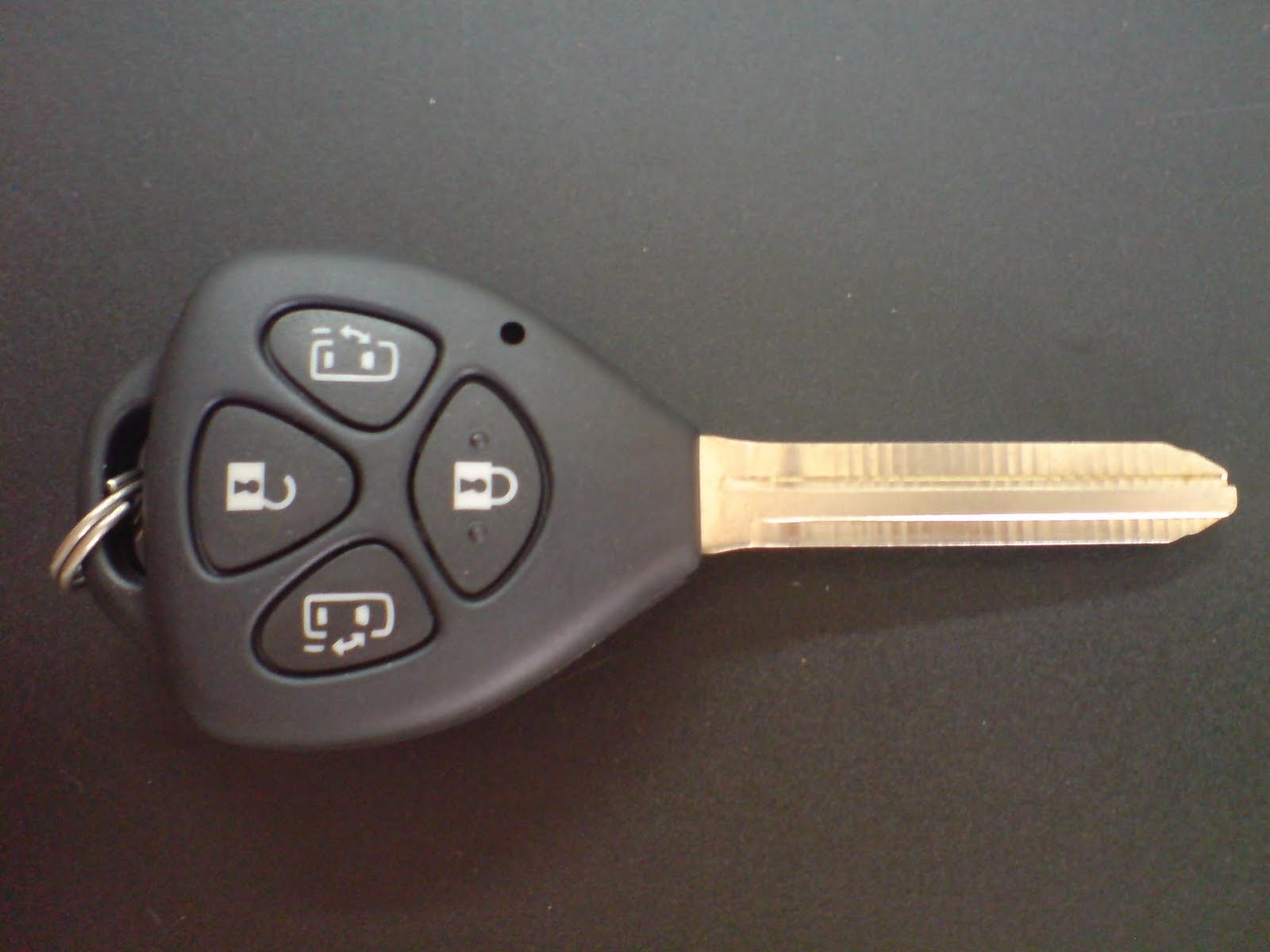 Koon Seng Locksmith: Toyota Alphard ‘07 Remote Key Making / 2007年 ...