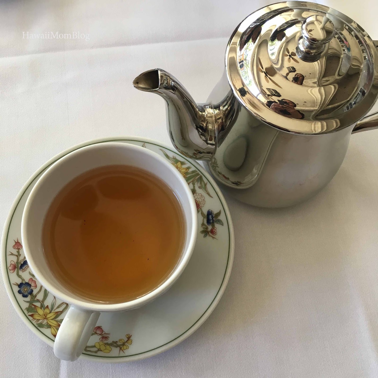 Hawaii Mom Blog: Afternoon Tea at the Moana Surfrider