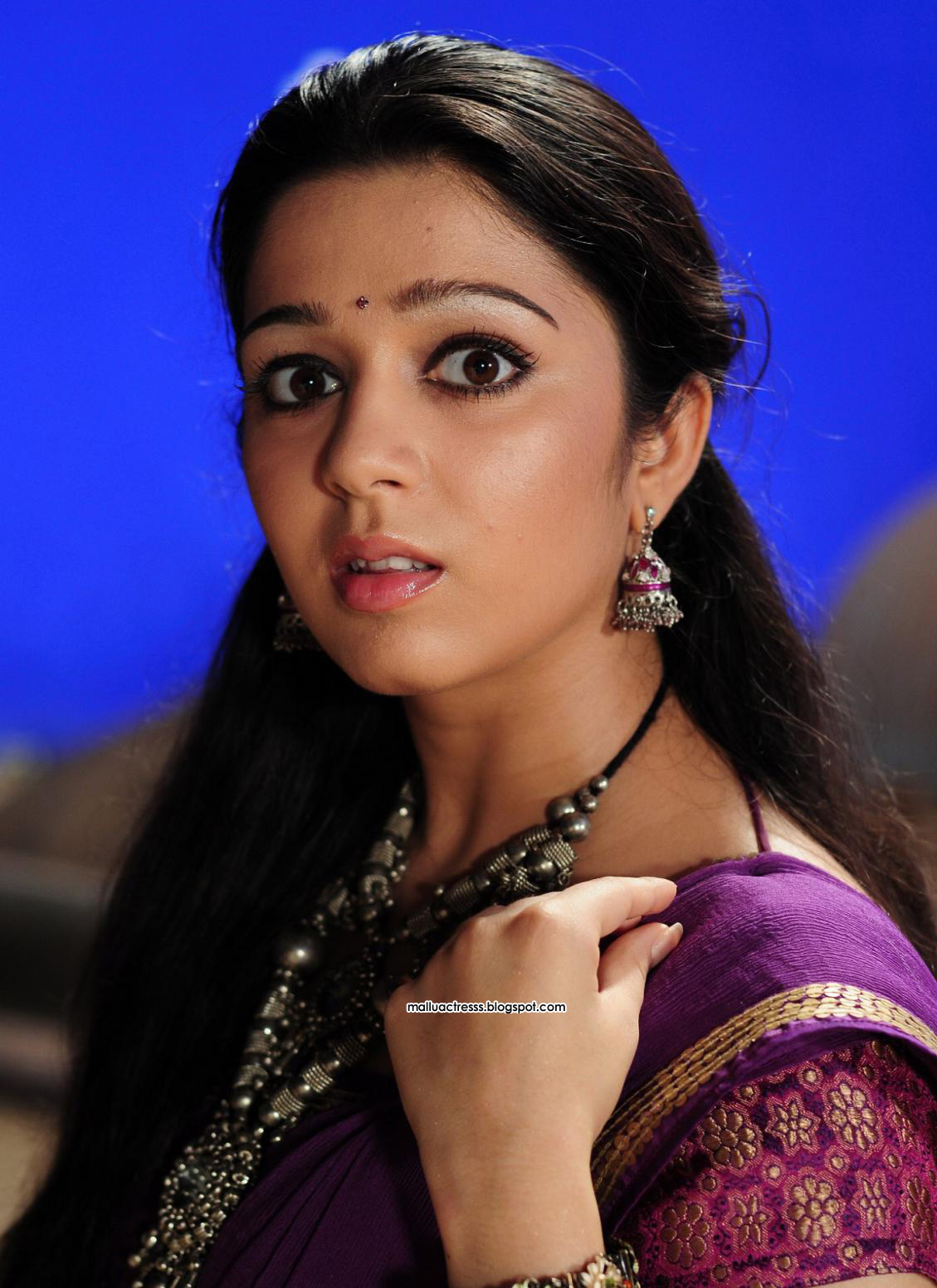 Malayalam actress: Charmi cute saree stills