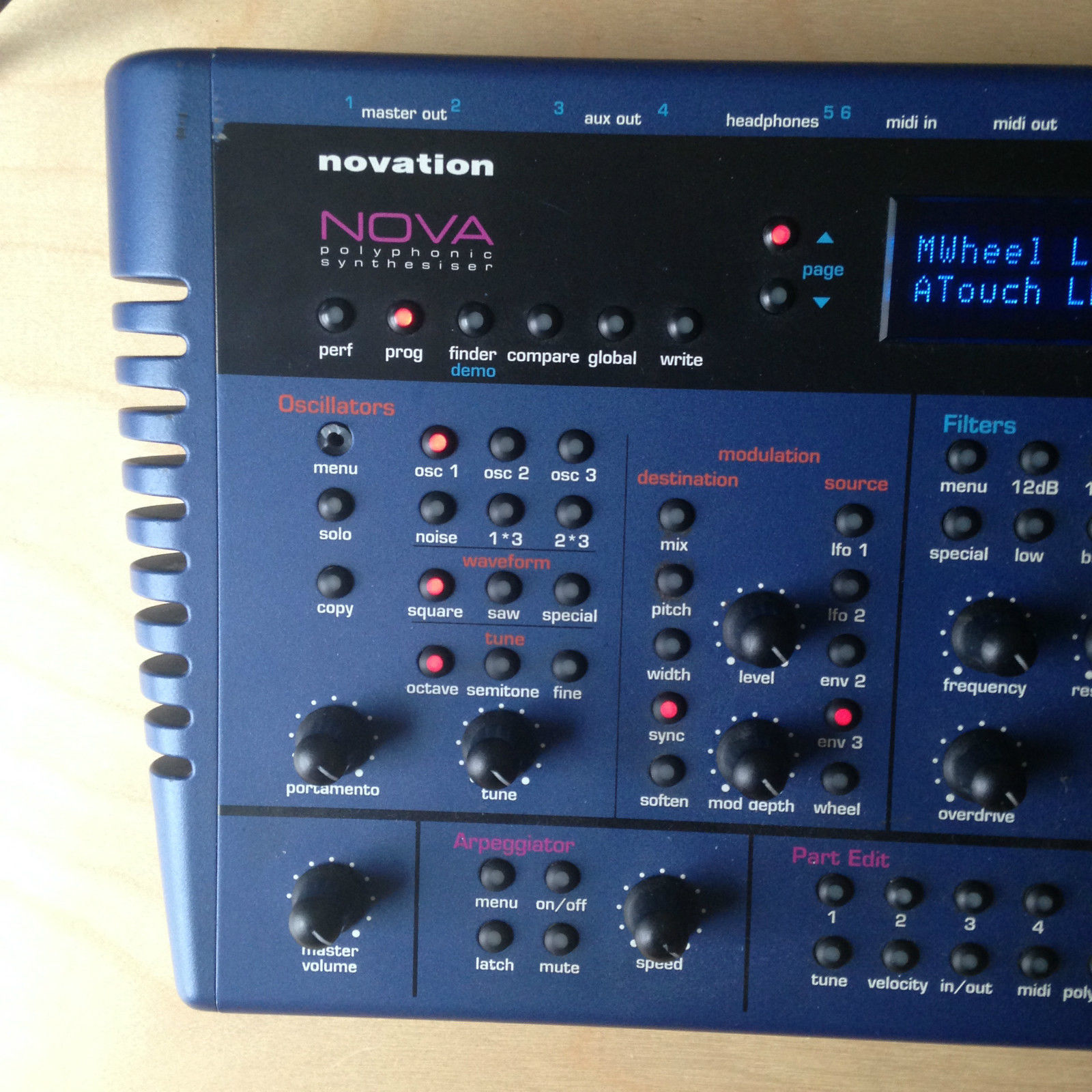 MATRIXSYNTH-B: Novation Nova