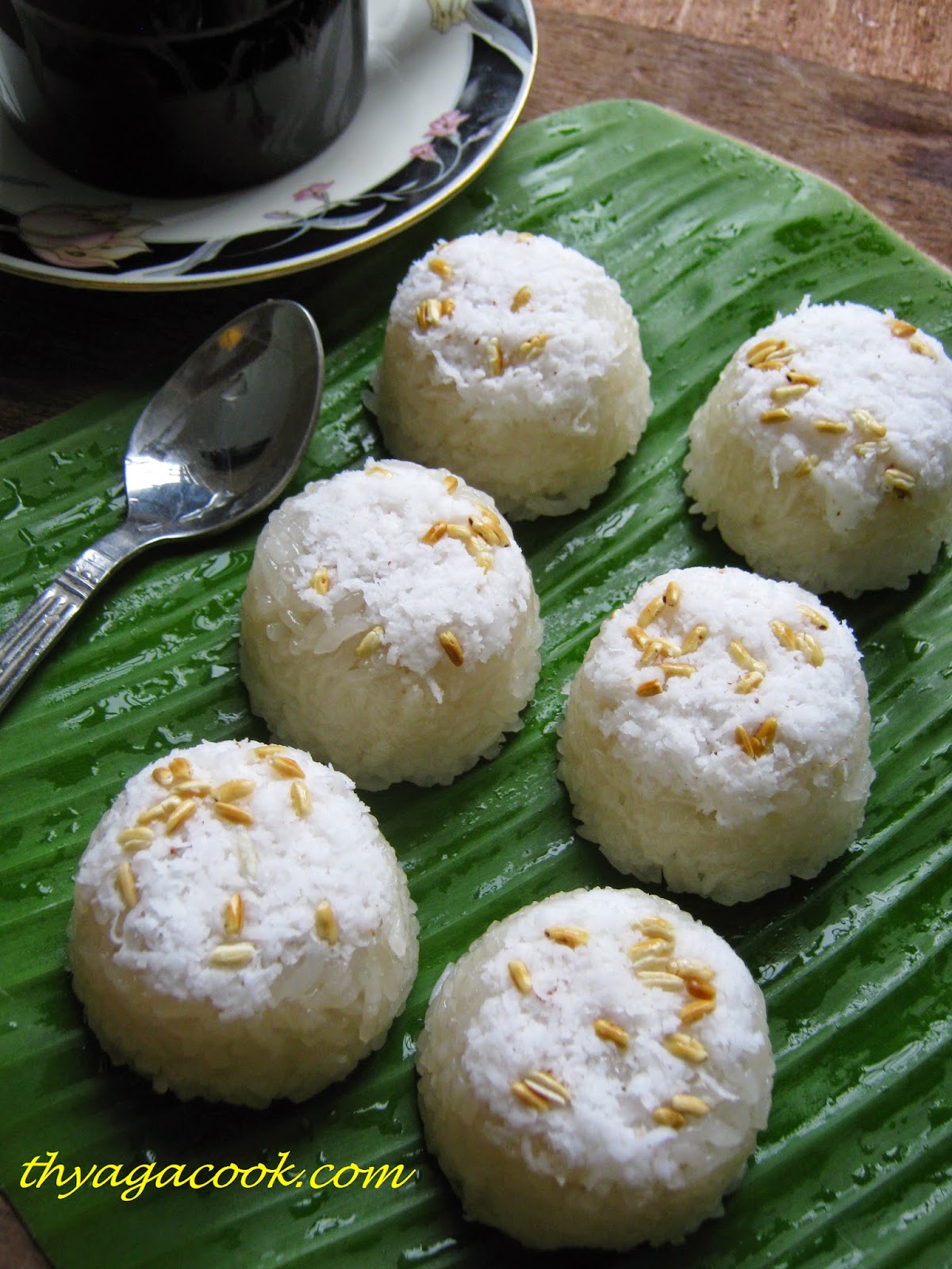 KARI LEAFS ... Malaysian flavour's: PULUT PAGI ( STEAM GLUTINOUS RICE ...