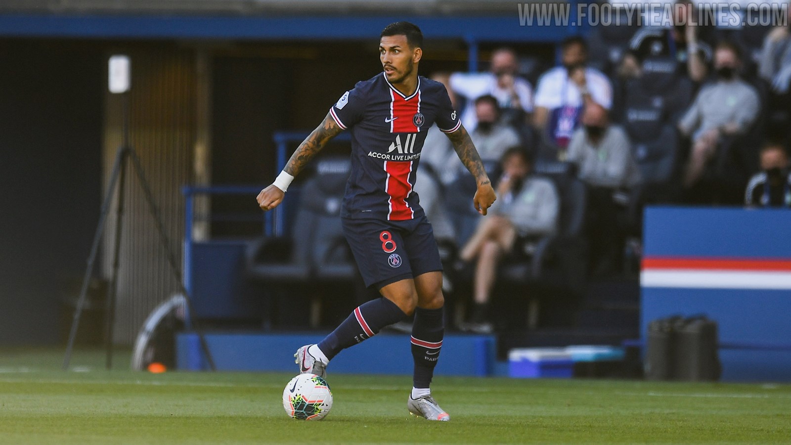 On Pitch: Paris Saint-Germain 20-21 Home Kit - Footy Headlines