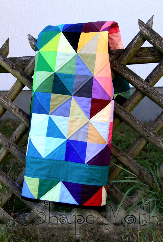 Shape Moth: 'Shattered Rainbow' quilt finished!