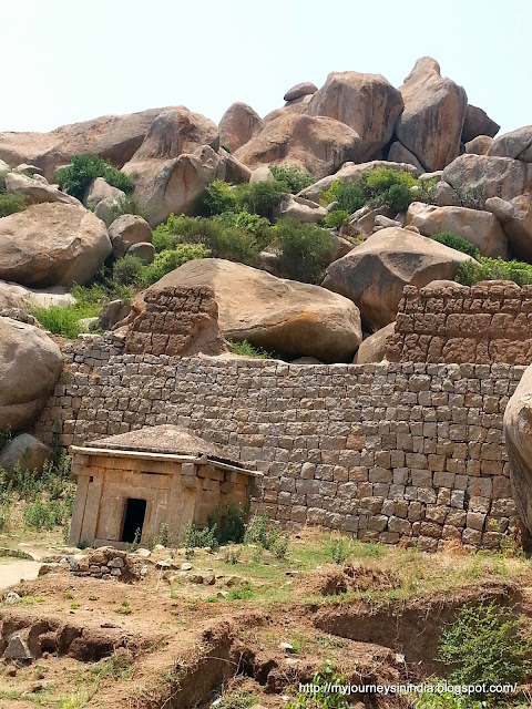My Journeys In India: Chitradurga Fort or Kallina kote and Windmills