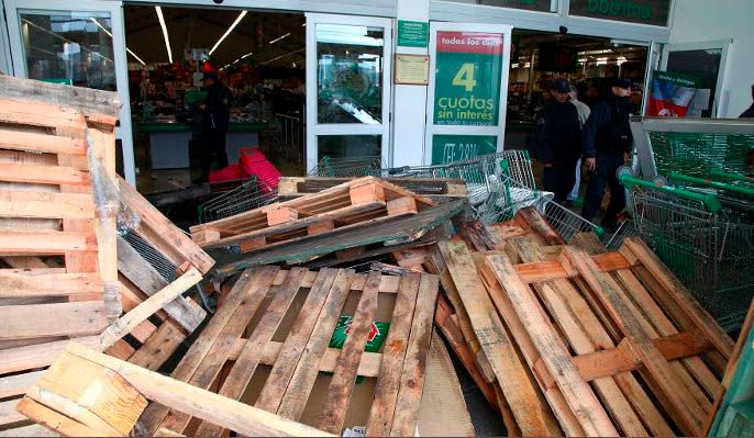 El Pórtico- "Información en estado puro": Galería de fotos del saqueo ...