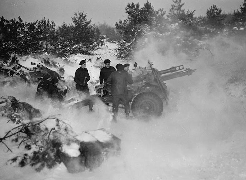 World War II History: Gunners of the 2nd Heavy field howitzer Regiment ...