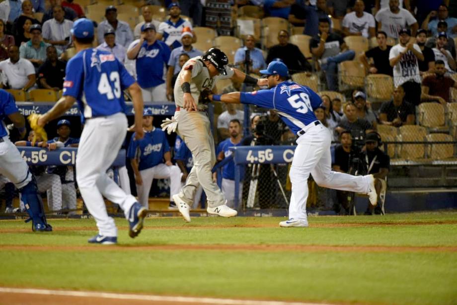 BÉISBOL INVERNAL: El Licey abre con triunfo gracias a la defensa y el ...