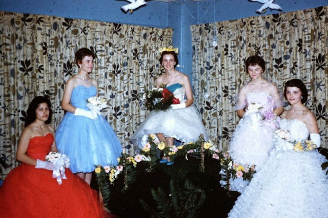 Glamorous Photos That Defined Prom Dresses Through the Years of the ...