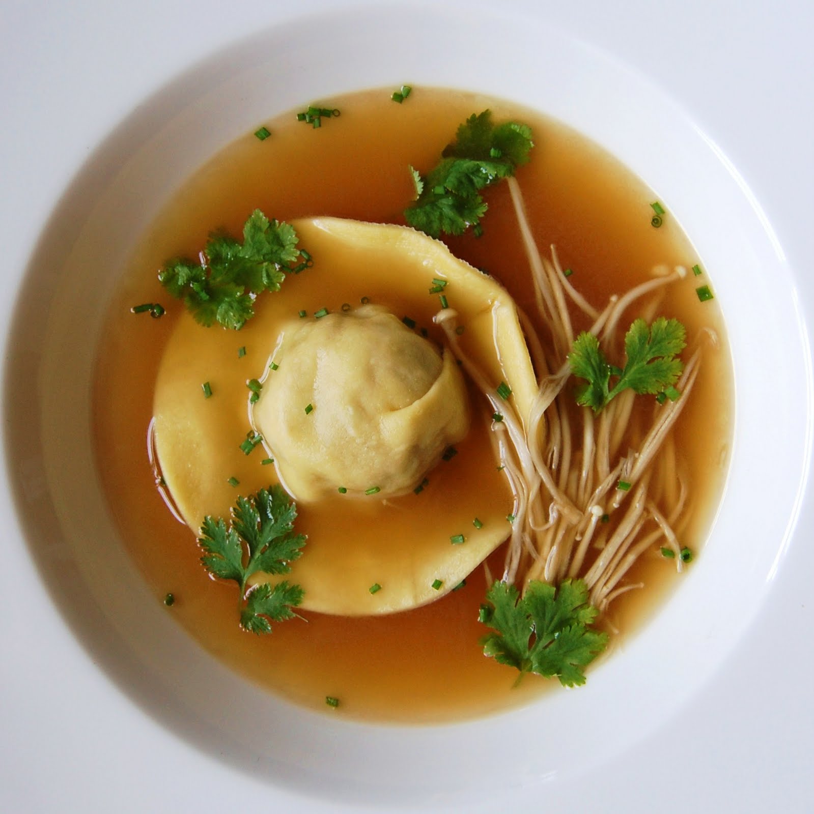 Balconykitchen: Est! Est!! Est!!! (raviolo di anatra candita in brodo thai)