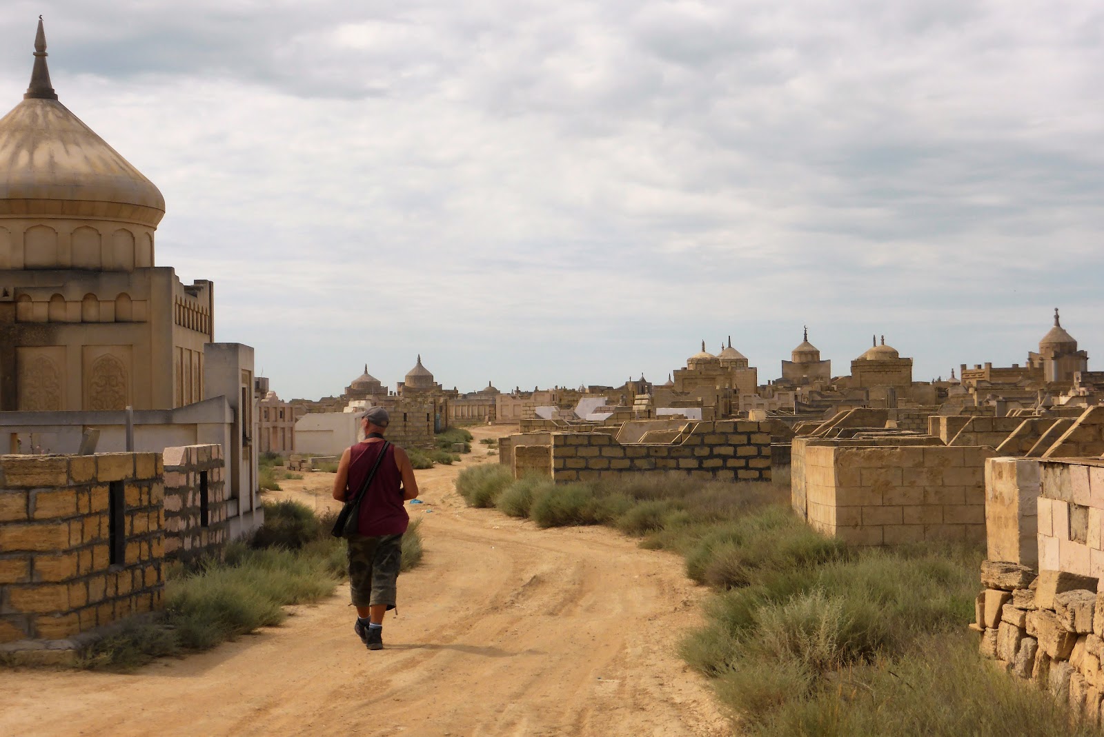 Slow Train Coming: DESERT NECROPOLISES AND CAVE MOSQUES - Mangistau ...