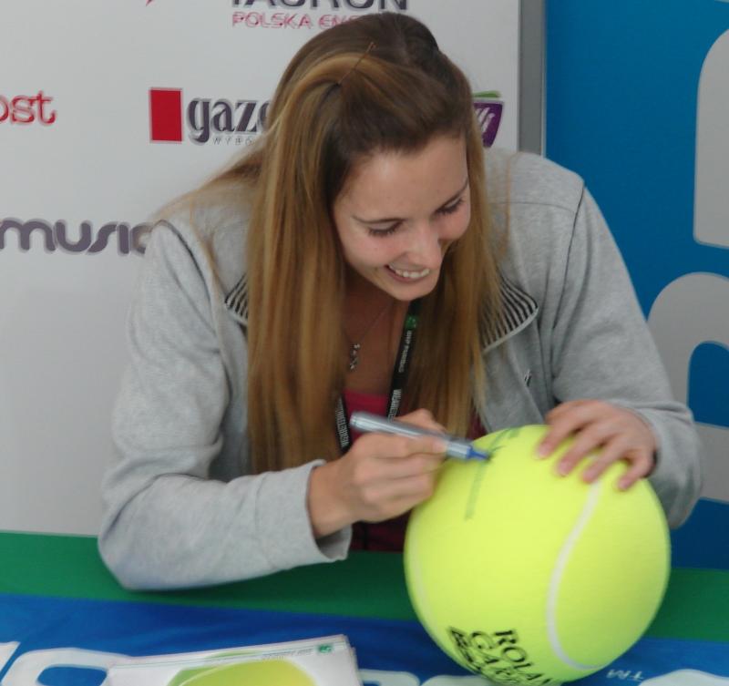 Alize Cornet Profile and Pics | Account - Management