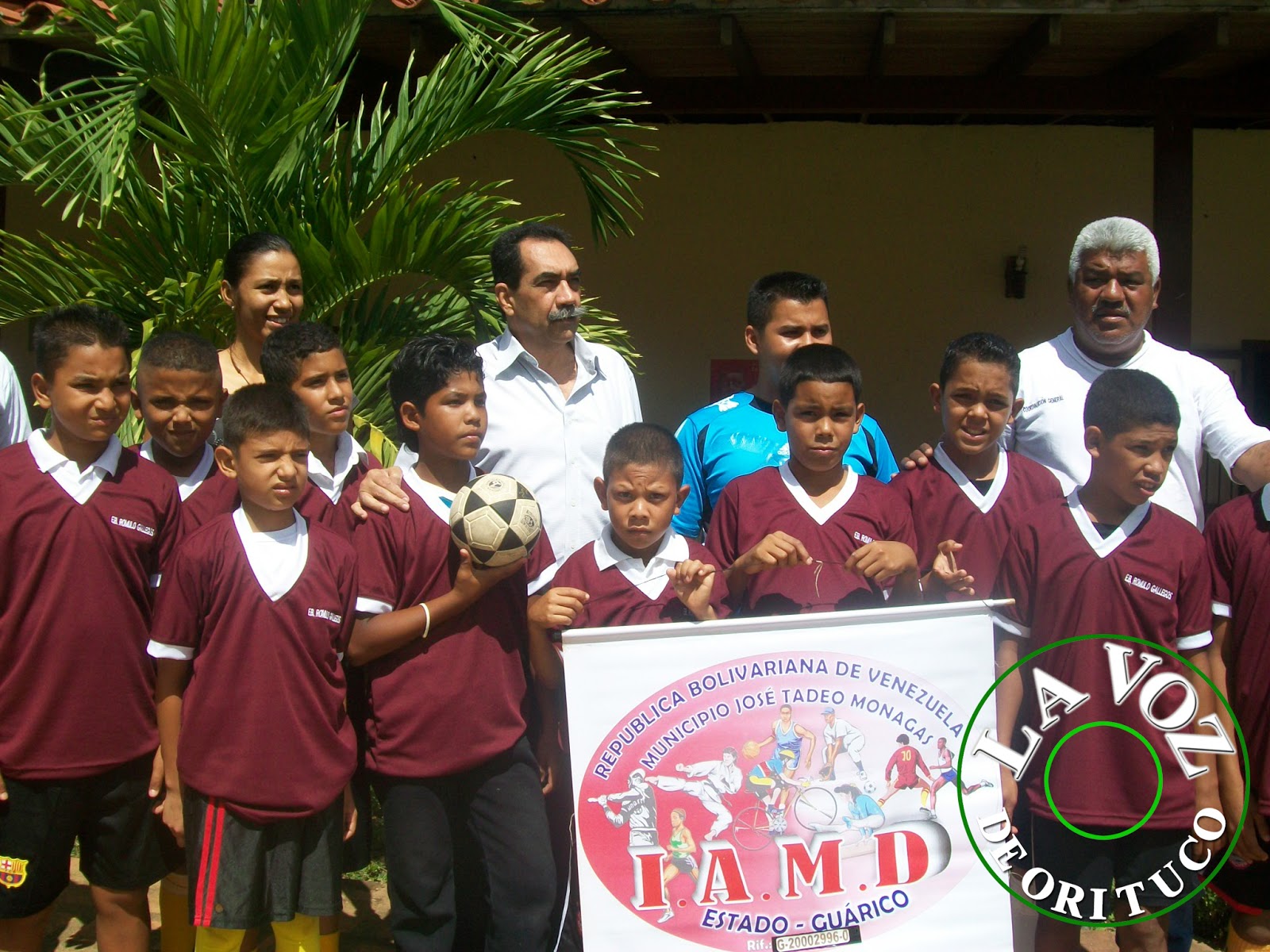 LA VOZ DE ORITUCO: Alcaldía de Monagas dona uniformes de fútbol a ...