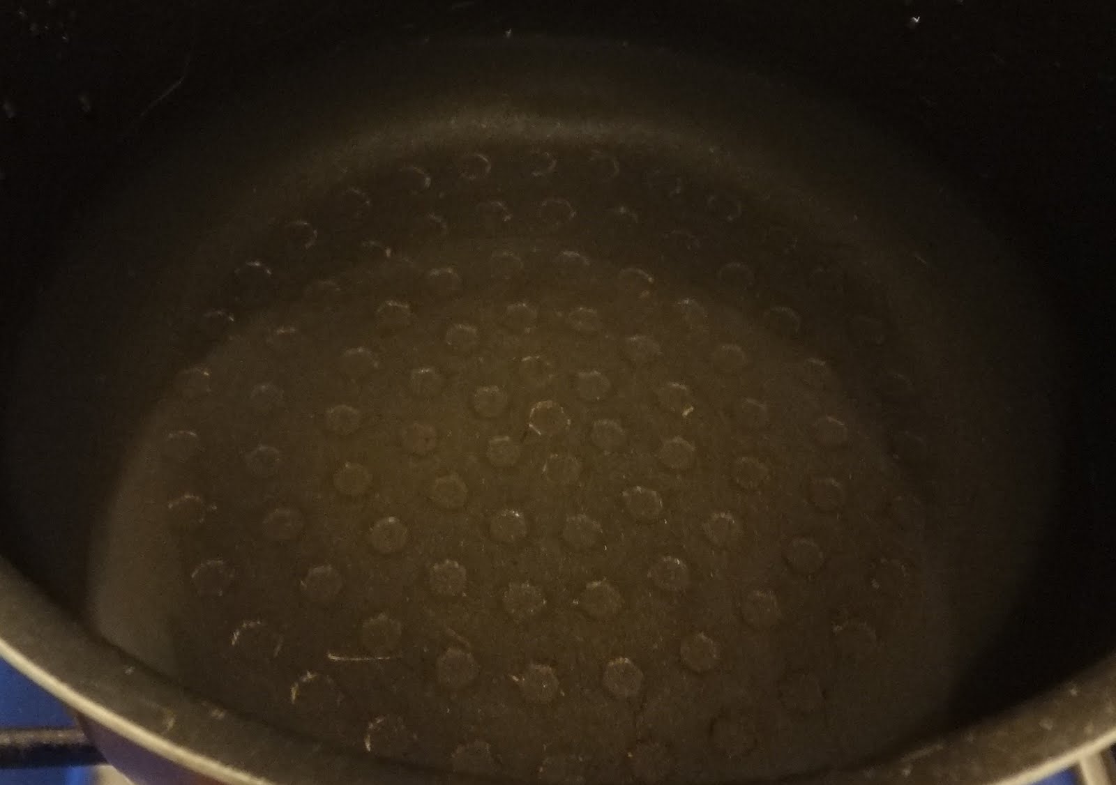 MALABAR PATHIRI (ARI PATHIRI/THIN RICE ROTI) with step by step pics..