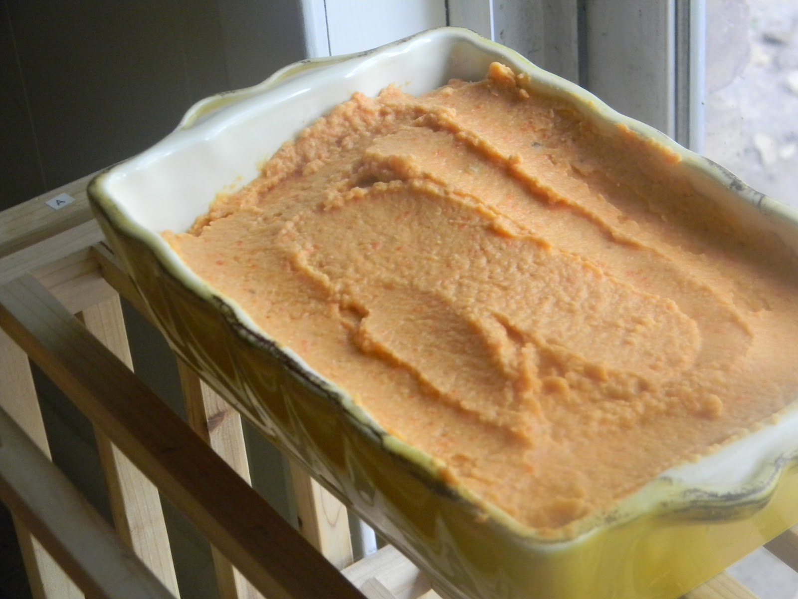 My Weekend's Cooked: Red Pepper Hummus and Window-Pane Potato Chips